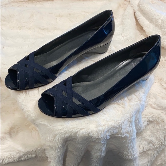 Stuart Weitzman | Shoes | Staurt Weitzman Navy Pumps | Poshmark